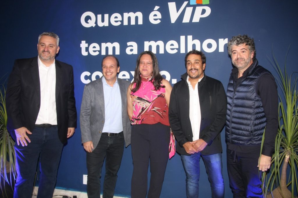VIP TELECOM comemora sucesso nos negócios - Revista Unick