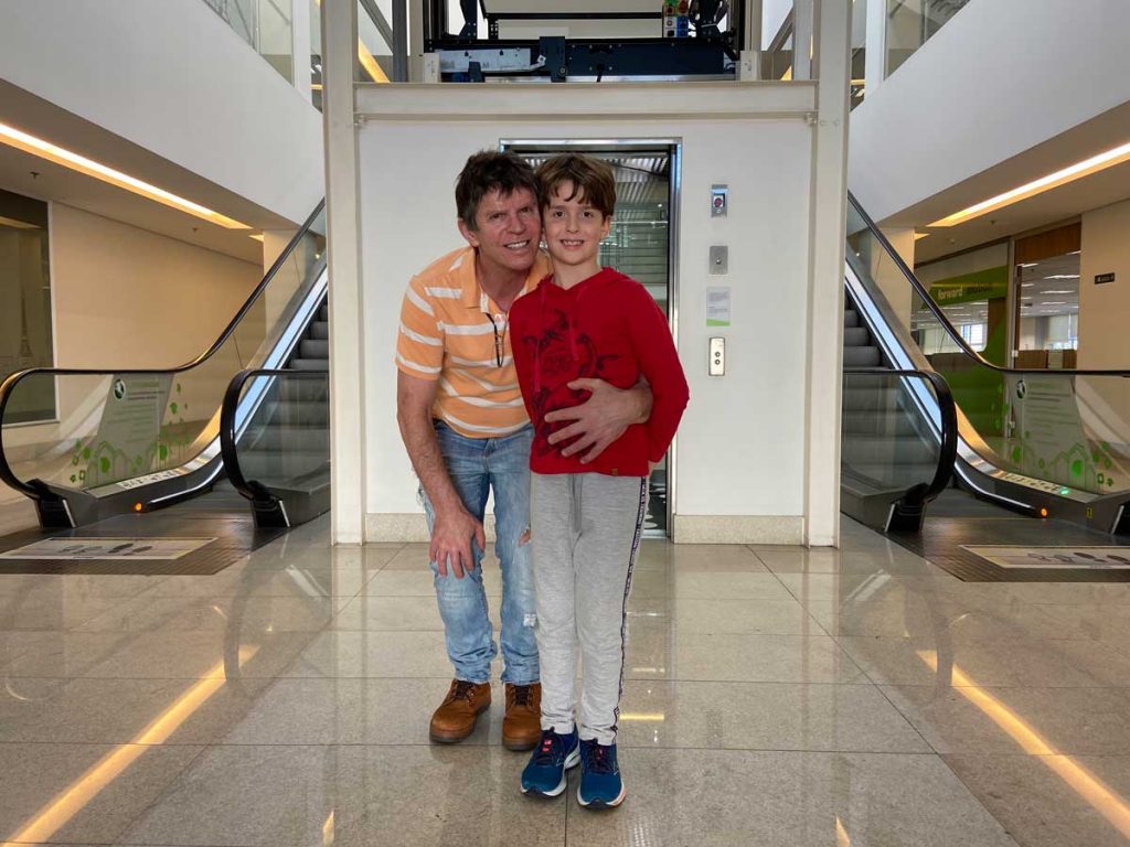 Otis Brasil abre as portas para um pequeno apaixonado por elevadores ...